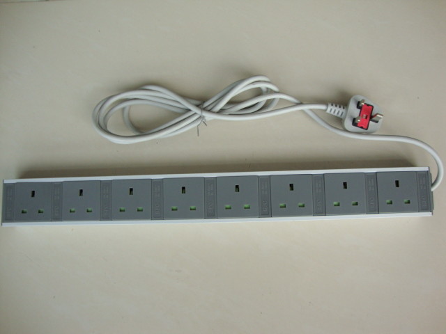 Flat Plug 8 Way European Power Strip With Long Cord / Surge Protector