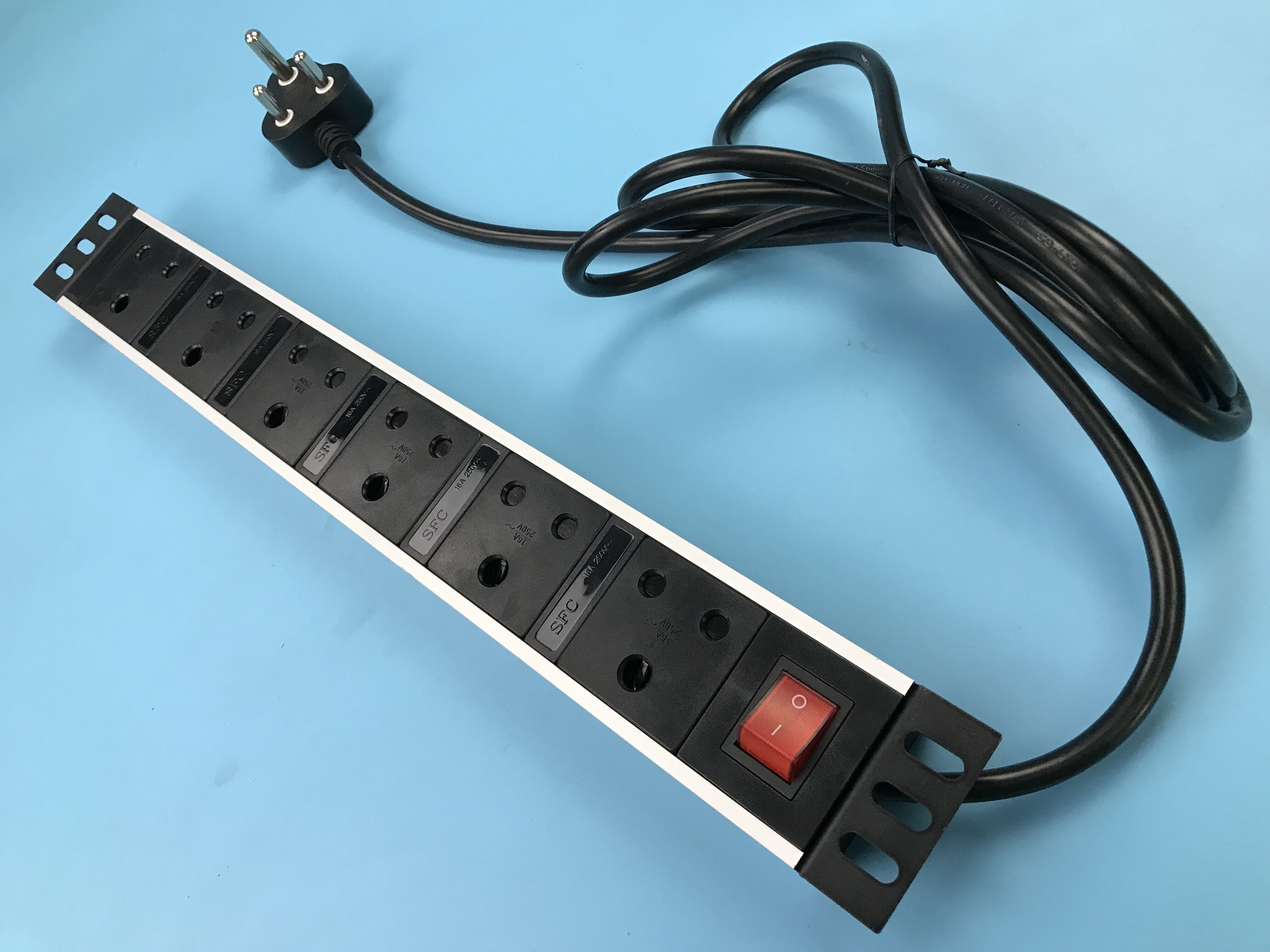 6 Outlet Multi Socket Power Strip , Metal Flat Plug South Africa Power ...